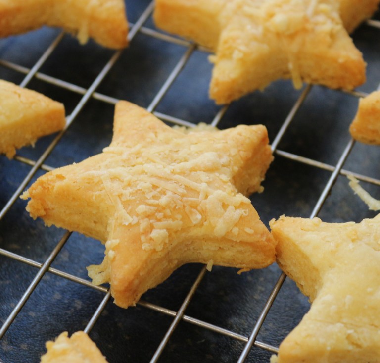 Christmas Gifts: Cheese Stars | Baking, Making, and Crafting